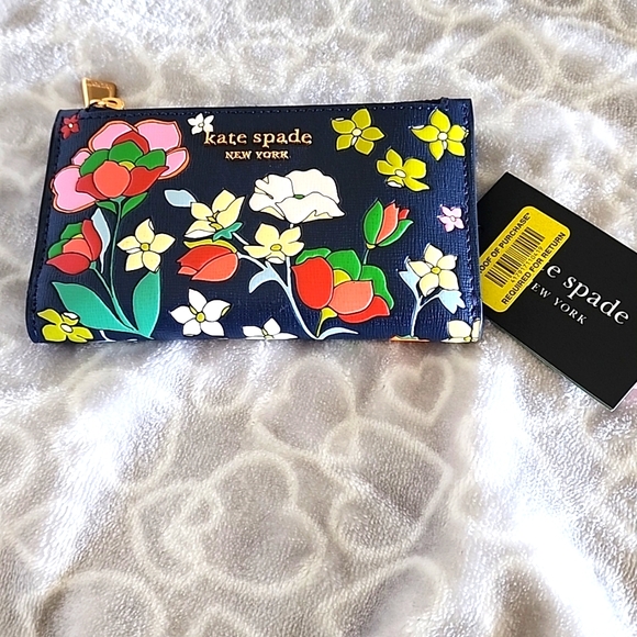 kate spade | Bags | Nwt Kate Spade Morgan Flower Bed Bifold Wallet ...